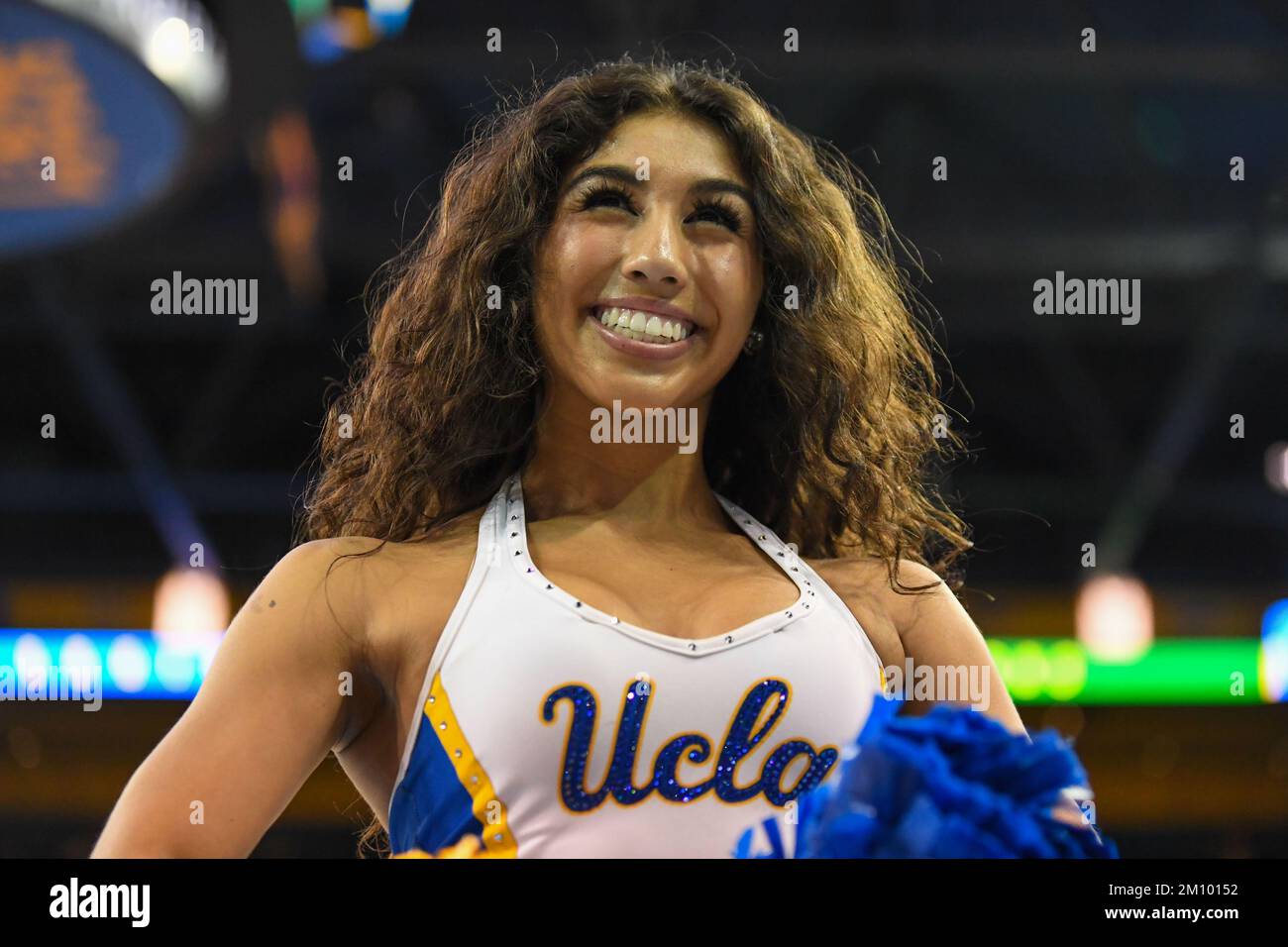 Los Angeles, United States. 04th Dec, 2022. UCLA Bruins Cheerleader ...