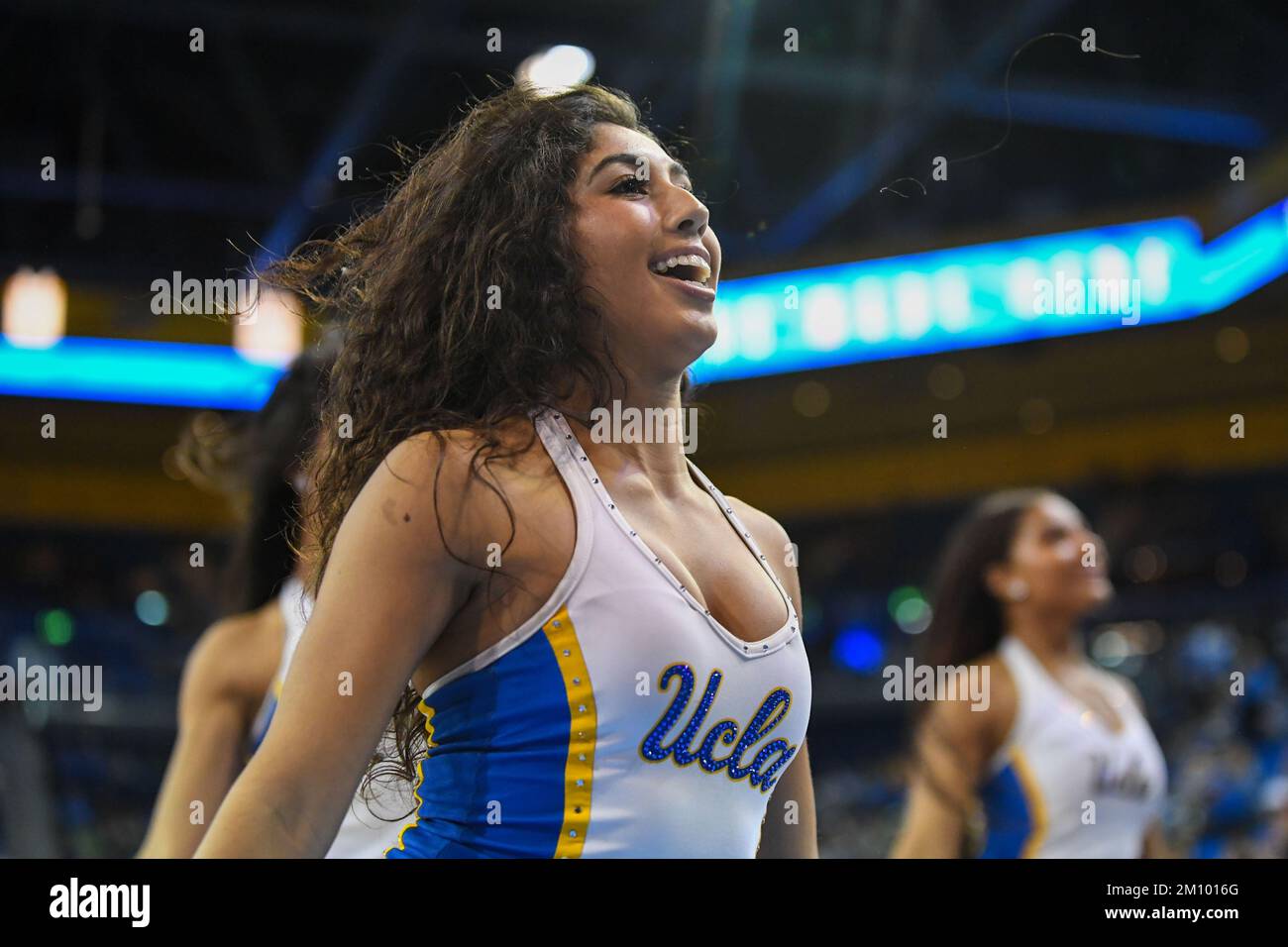 Los Angeles, United States. 04th Dec, 2022. UCLA Bruins Cheerleader ...