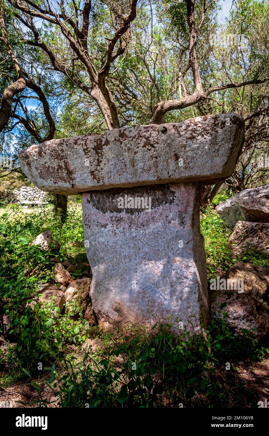 Prehistorical building hi-res stock photography and images - Alamy