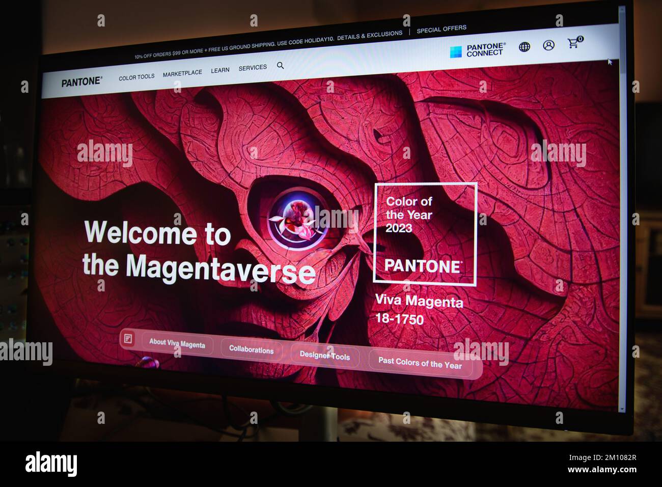 A view of the monitor after the announcement of the color of the year ...