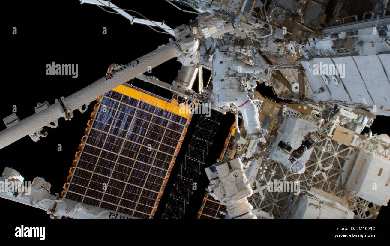 iSS - 03 Dec.ember 2022 - NASA astronaut and Expedition 68 Flight ...