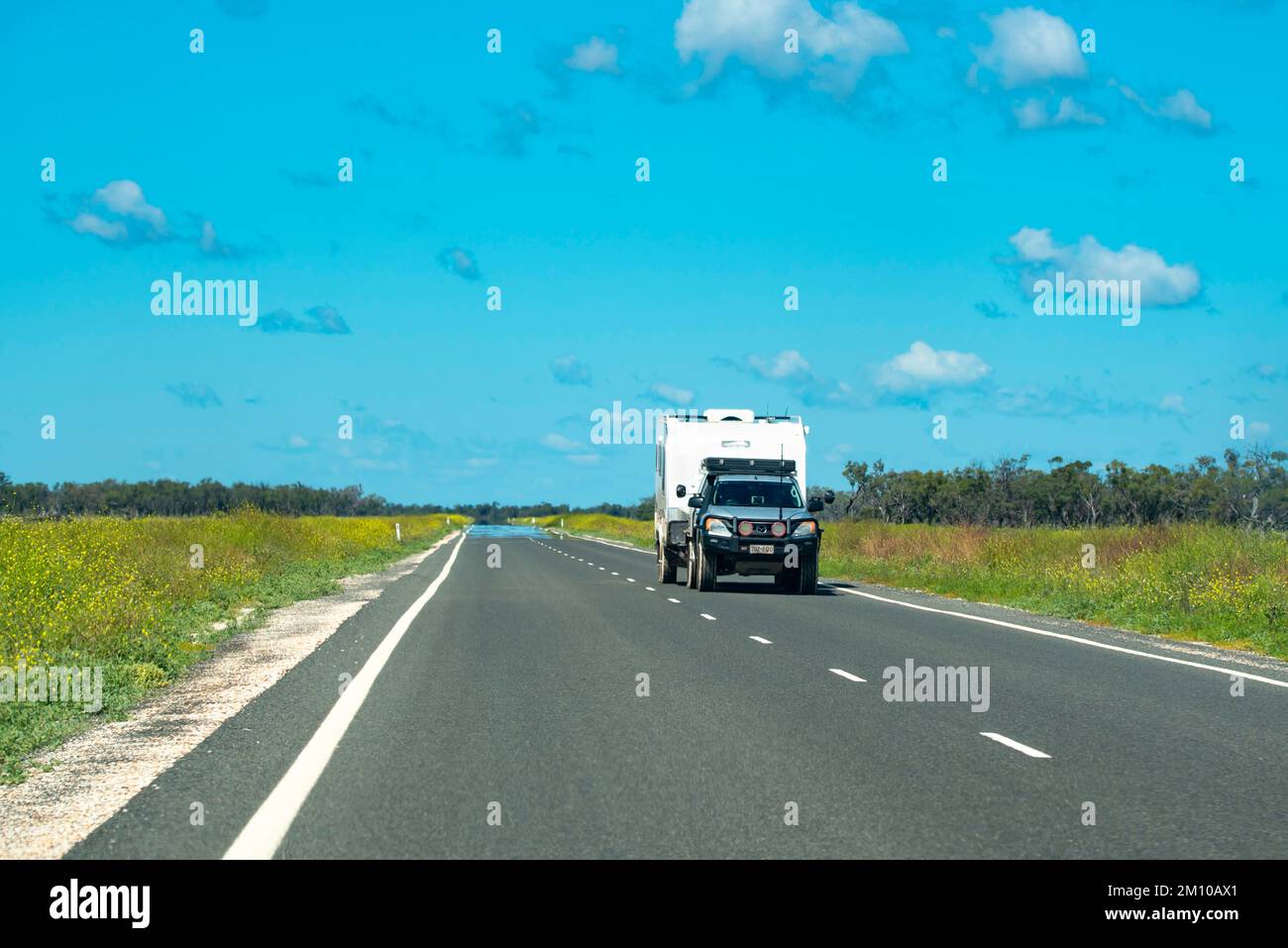Light refraction on road hi-res stock photography and images - Alamy