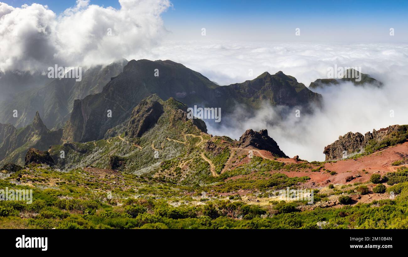 Overlooking a cloud inversion event while hiking in Pico Ruivo mountain ...