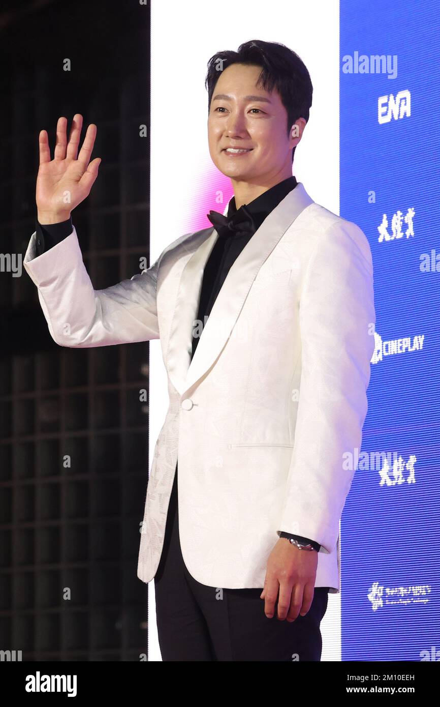 09th Dec, 2022. Grand Bell Awards Actor Park Hae-il poses for a photo ...