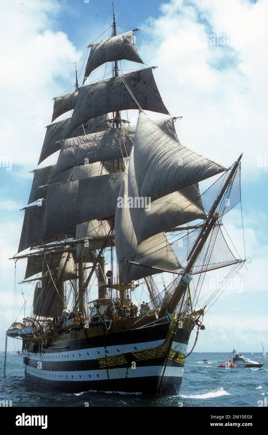 Italian Navy tall ship Amerigo Vespucci, Cadiz, 2000 Stock Photo - Alamy