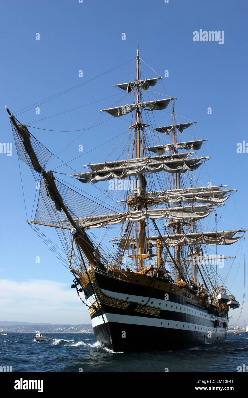 Italian Navy tall ship Amerigo Vespucci Stock Photo - Alamy