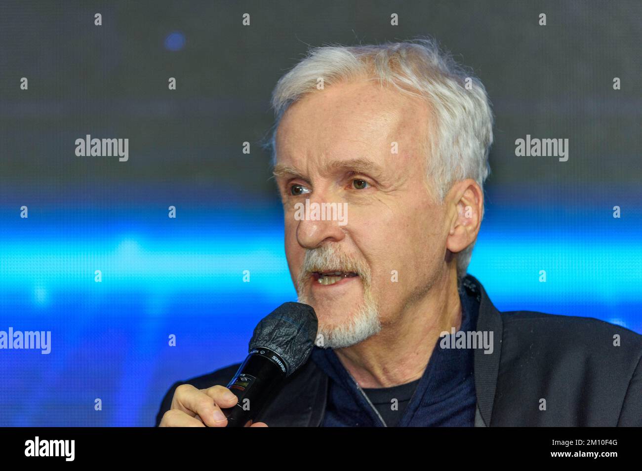 Seoul, South Korea. 09th Dec, 2022. Canadian filmmaker James Cameron ...