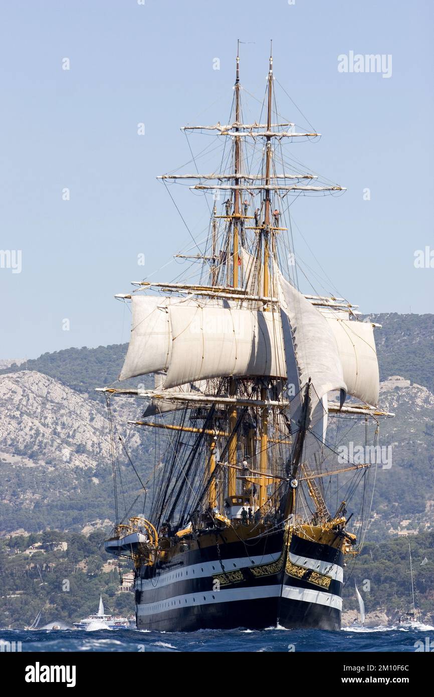 Italian Navy tall ship Amerigo Vespucci Stock Photo - Alamy