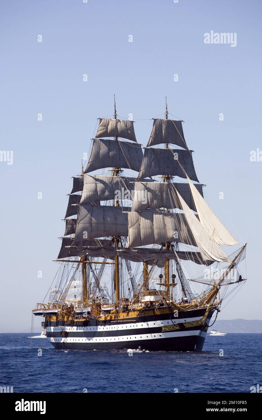 Italian Navy tall ship Amerigo Vespucci Stock Photo - Alamy