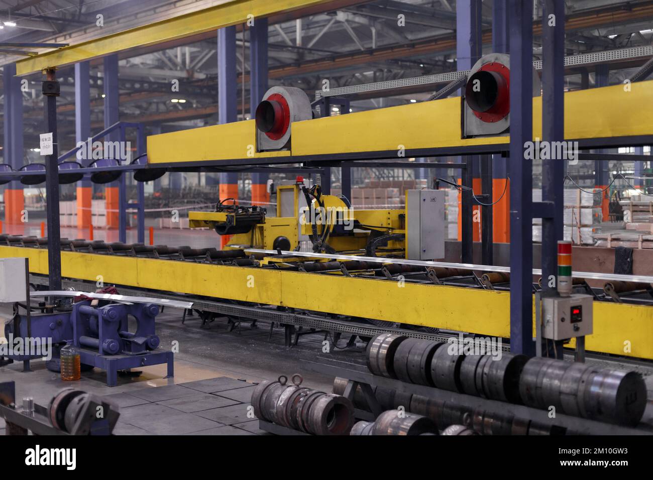 Fabrication and engineering contractor hi-res stock photography and ...