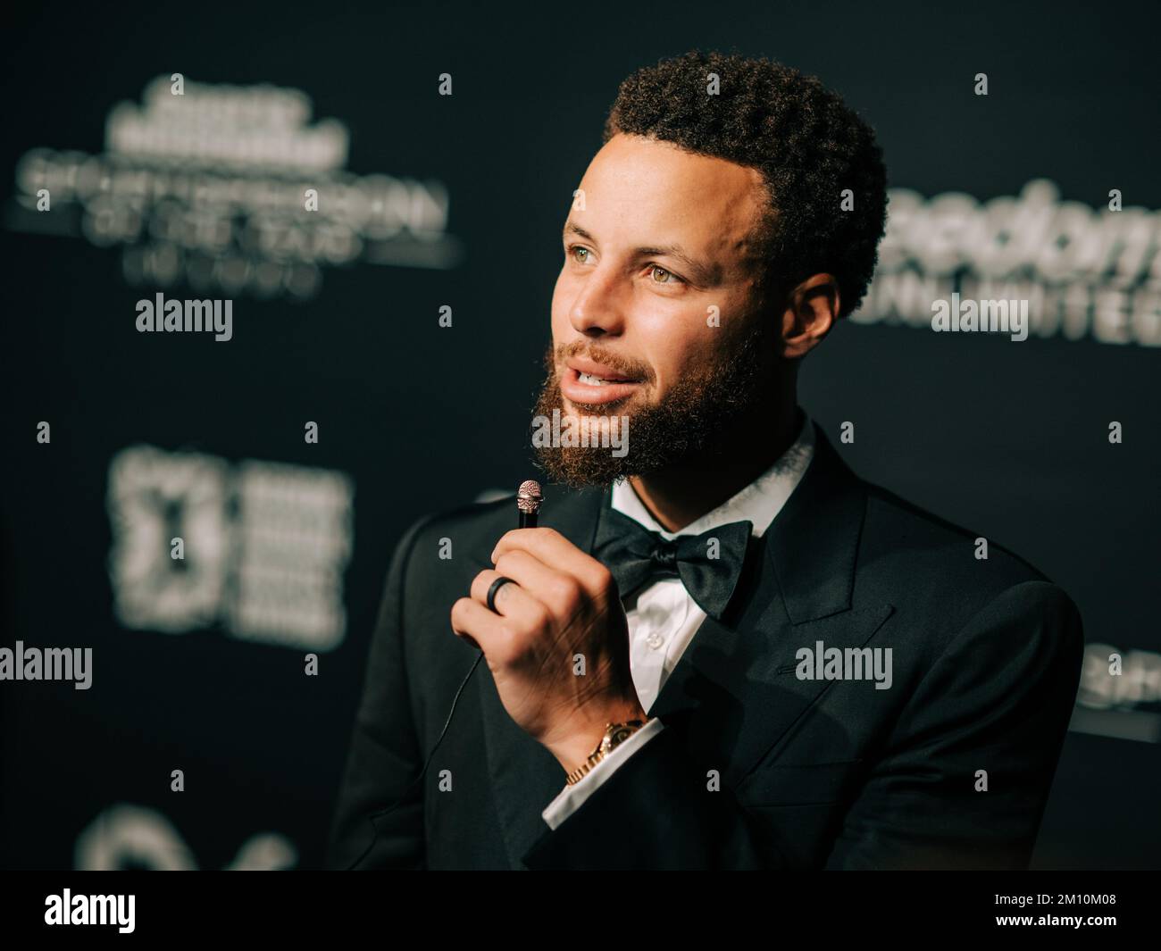 San Francisco, USA. 08th Dec, 2022. Steph Curry interviewed on the red ...