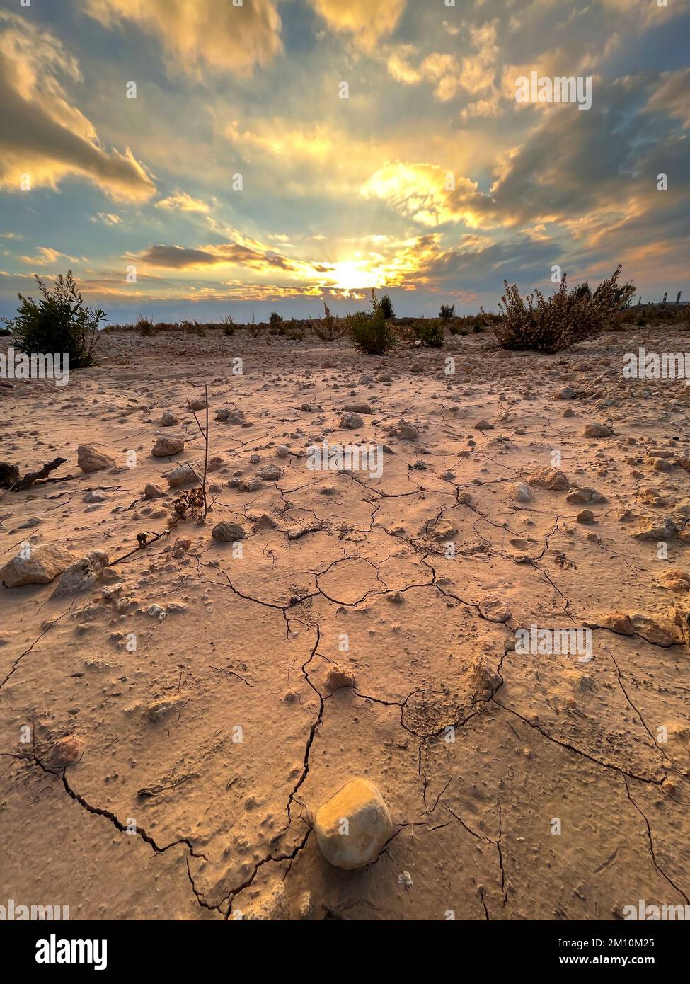Arid landscape sunset hi-res stock photography and images - Alamy