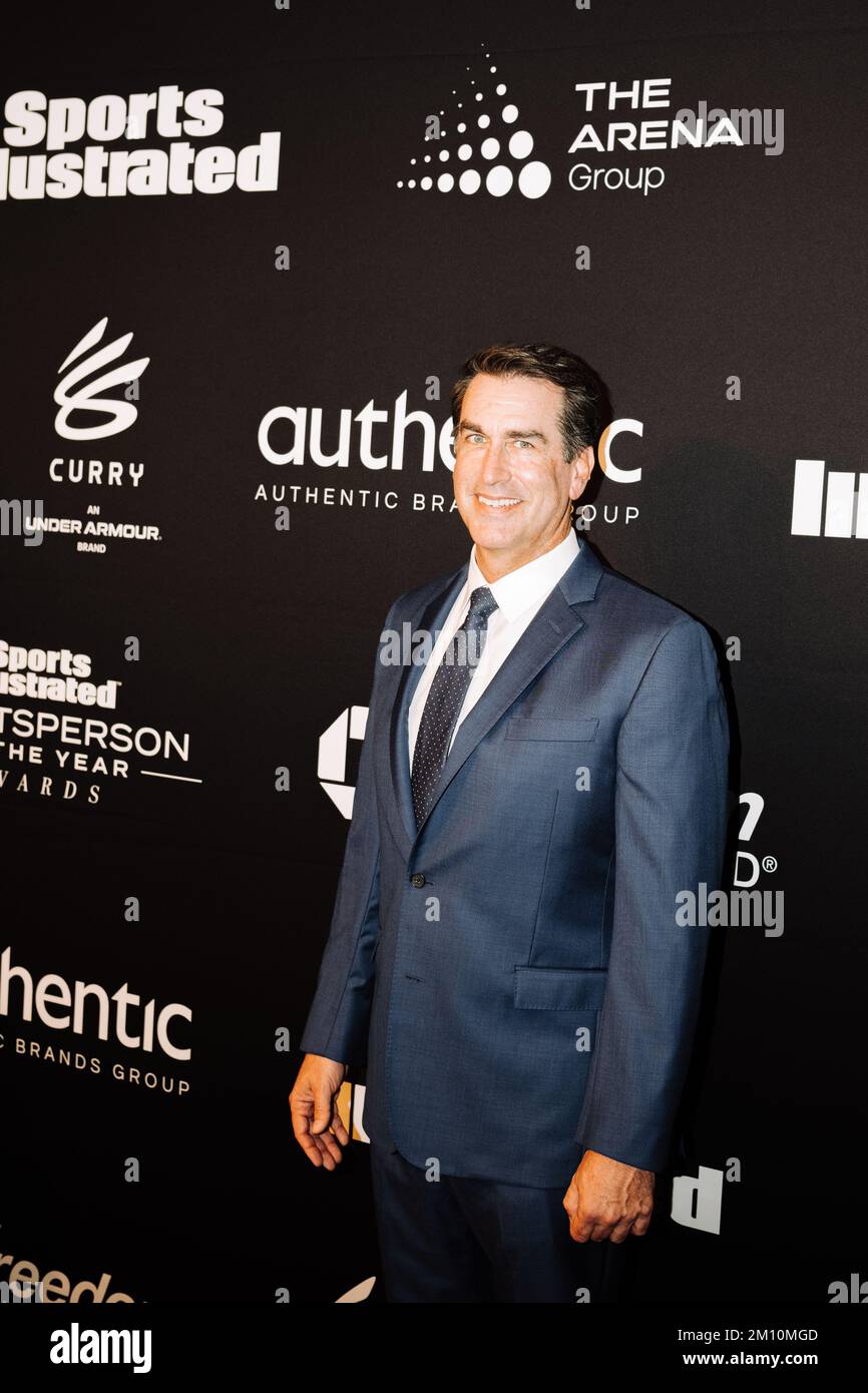 Actor, comedian and writer Rob Riggle, walks the arrival red carpet for ...