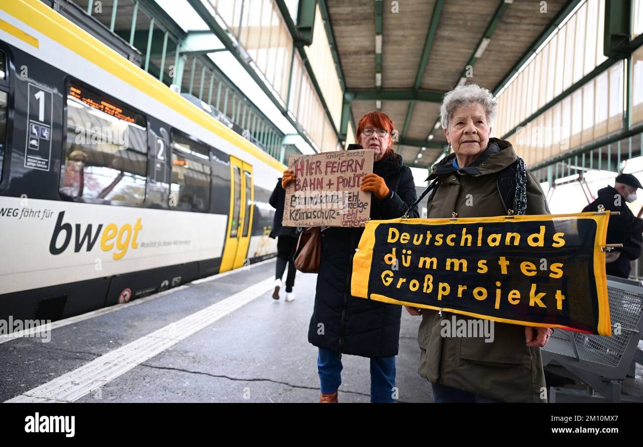 Stuttgart, Germany. 09th Dec, 2022. Opponents of the billion-euro ...