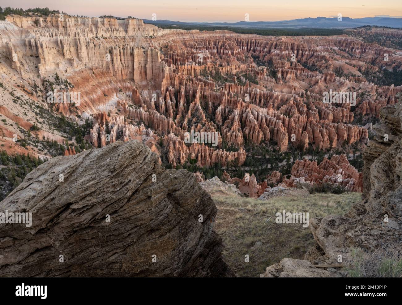 Maze of Hoodoos Fill the Bryce Canyon Amphitheater from Bryce Point ...