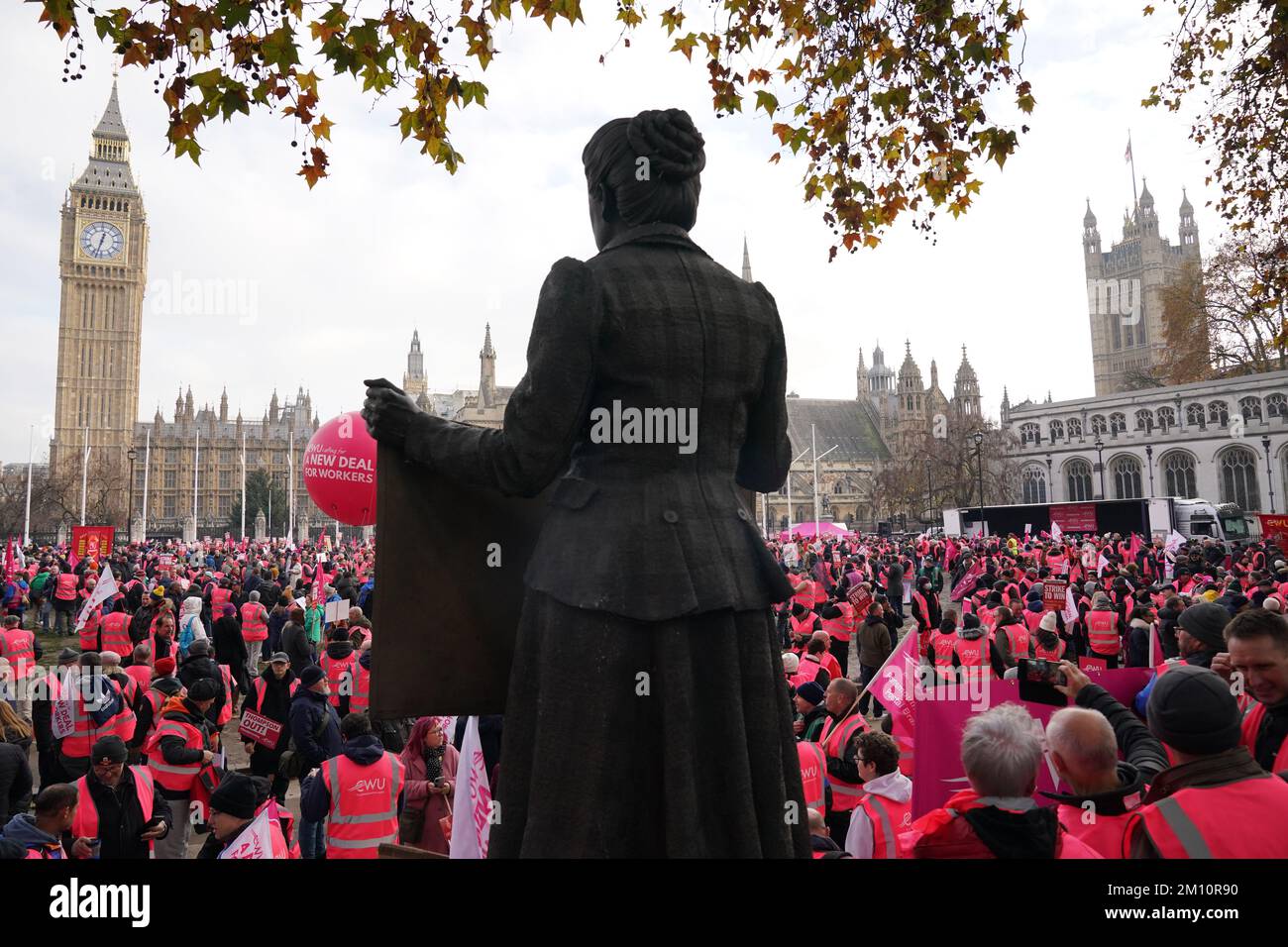 Members of the Communication Workers Union (CWU) gather for a rally in ...