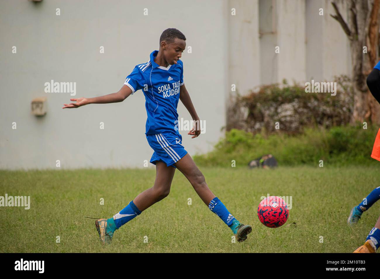 African teenager boy hi-res stock photography and images - Alamy