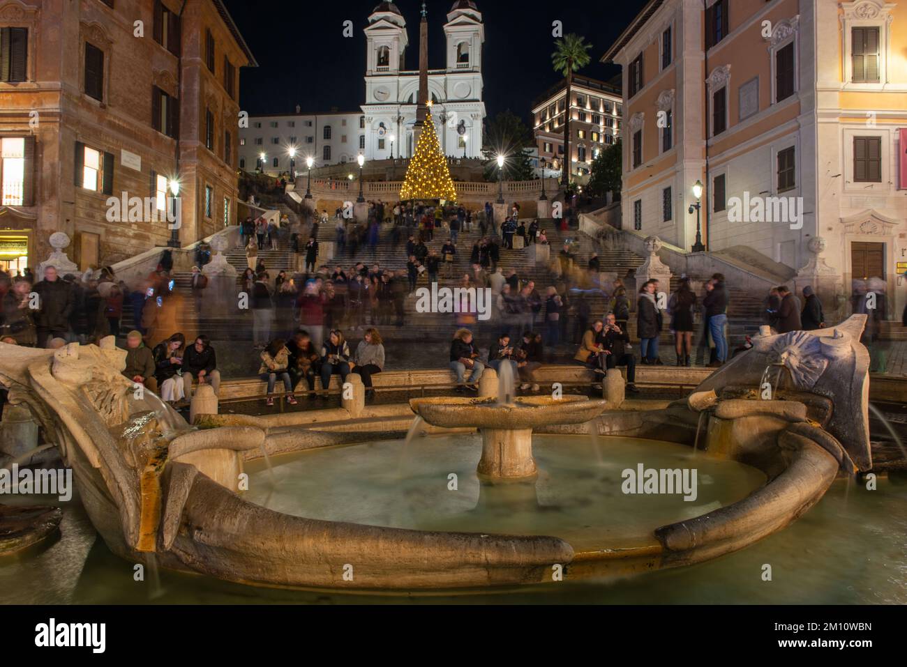 November 27, 2022 - Rome, Italy: Christmas tree , Spanish Steps ...