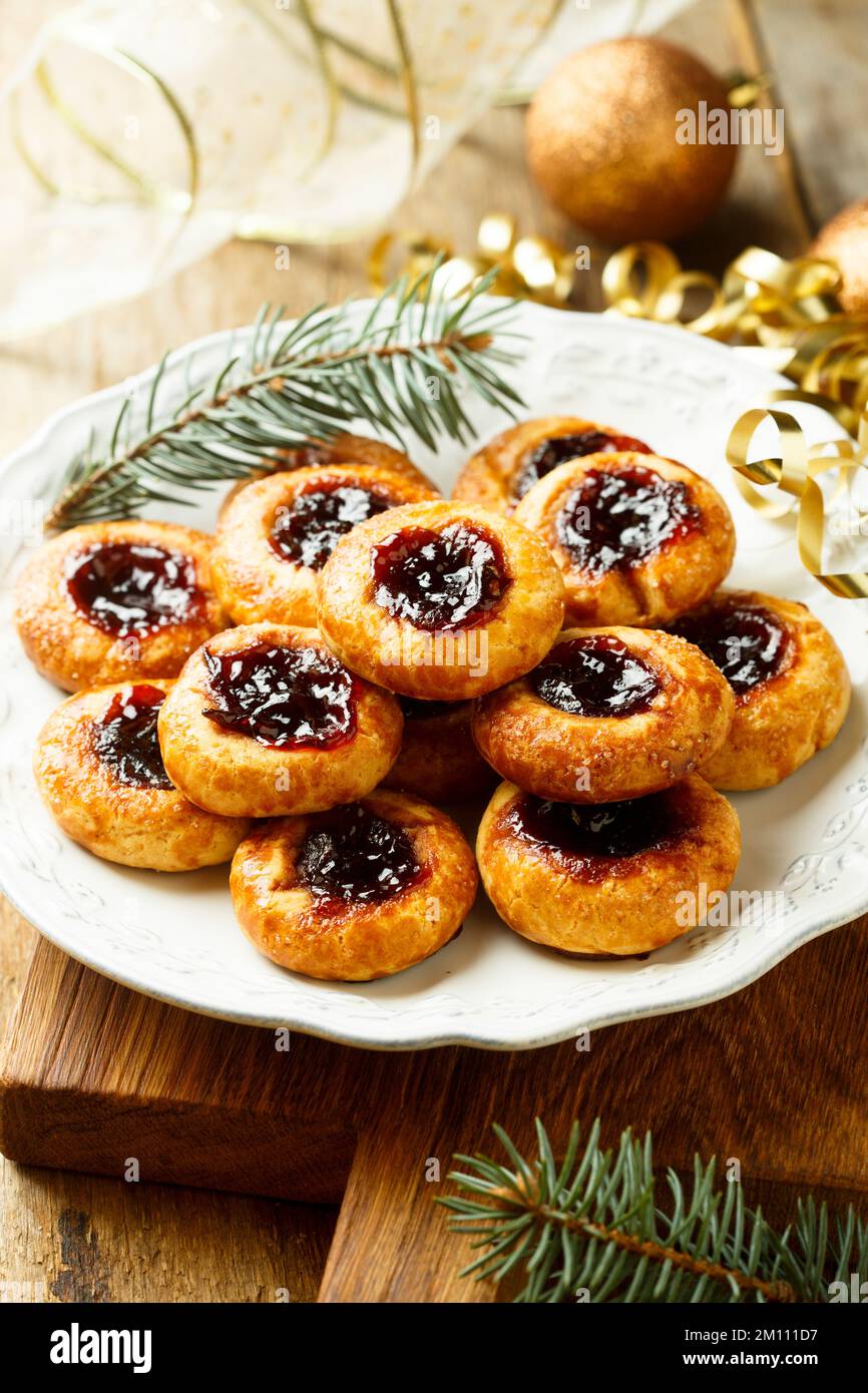 Homemade cookies with jam Stock Photo - Alamy
