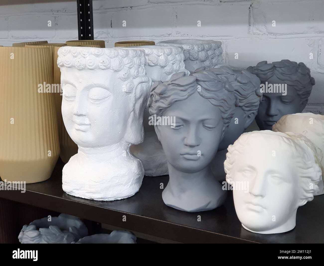 Stone plaster buddha head hi-res stock photography and images - Alamy