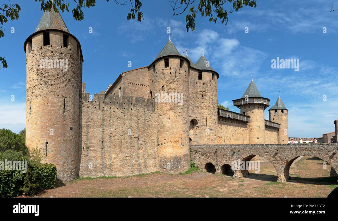 Comtal castle in the medieval old town with dry moat and bridge Stock ...