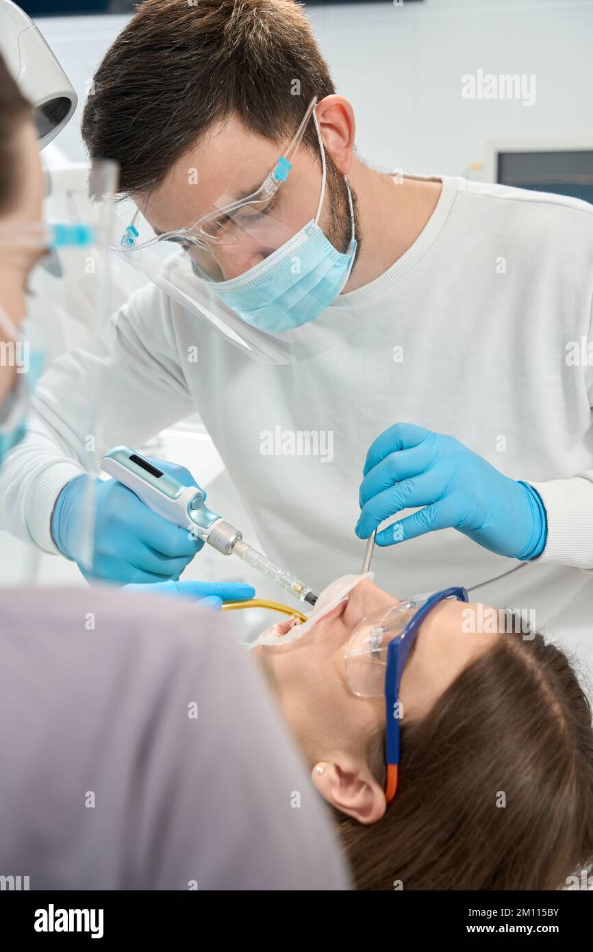 Anesthetic nurse and patient hi-res stock photography and images - Alamy