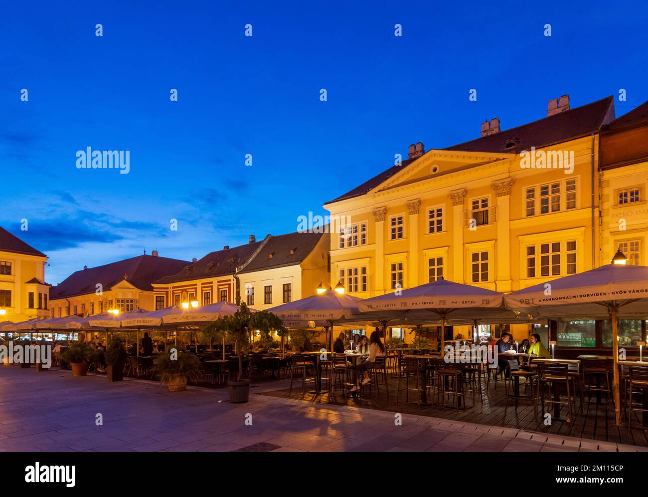 Györ (Raab): Szechenyi Square, restaurant in , Györ-Moson-Sopron ...