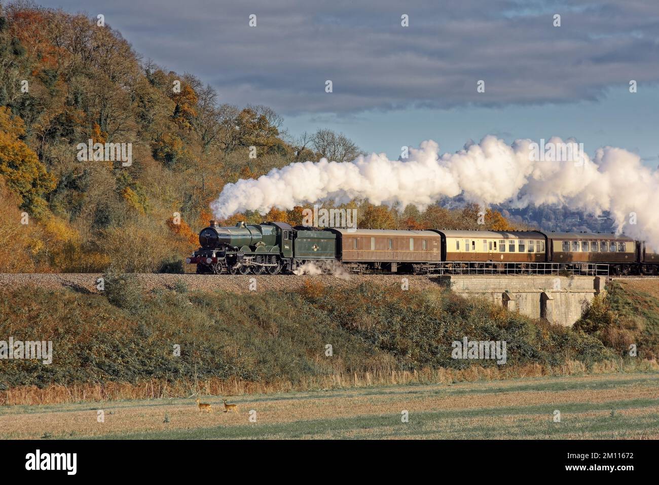 Clun castle train hi-res stock photography and images - Alamy