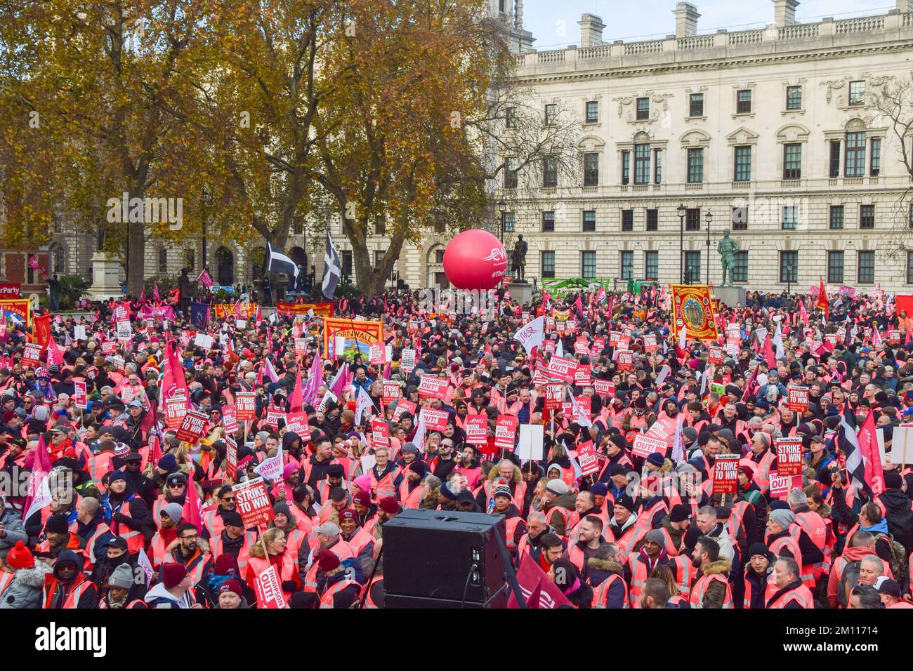 London, England, UK. 9th Dec, 2022. Thousands of postal workers staged ...