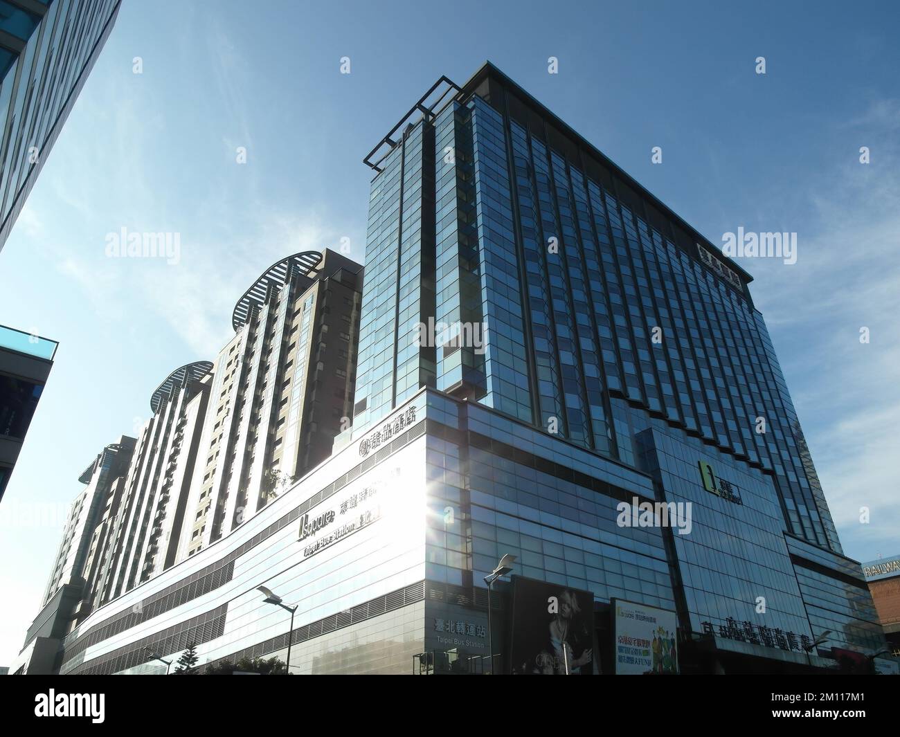 The q building hi-res stock photography and images - Alamy