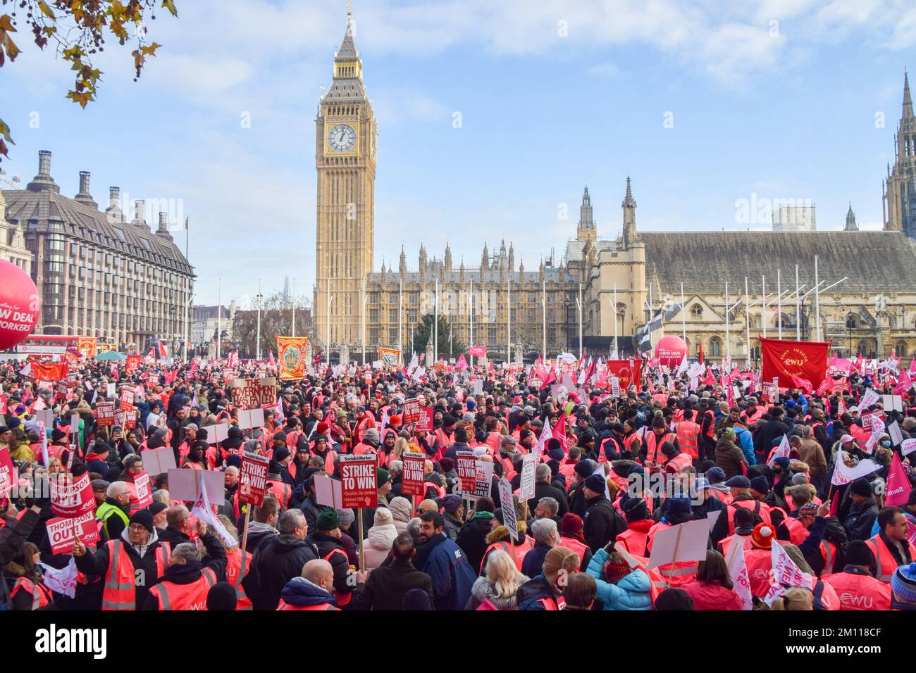 London, UK. 9th December 2022. Thousands of postal workers staged a ...