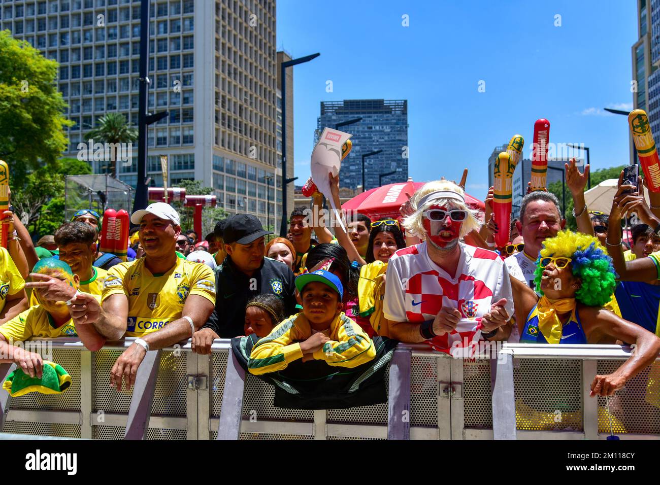 SÃO PAULO, SP - 09.12.2022: FIFA FAN FEST SP - Fans follow the match between Brazil and Croatia ...