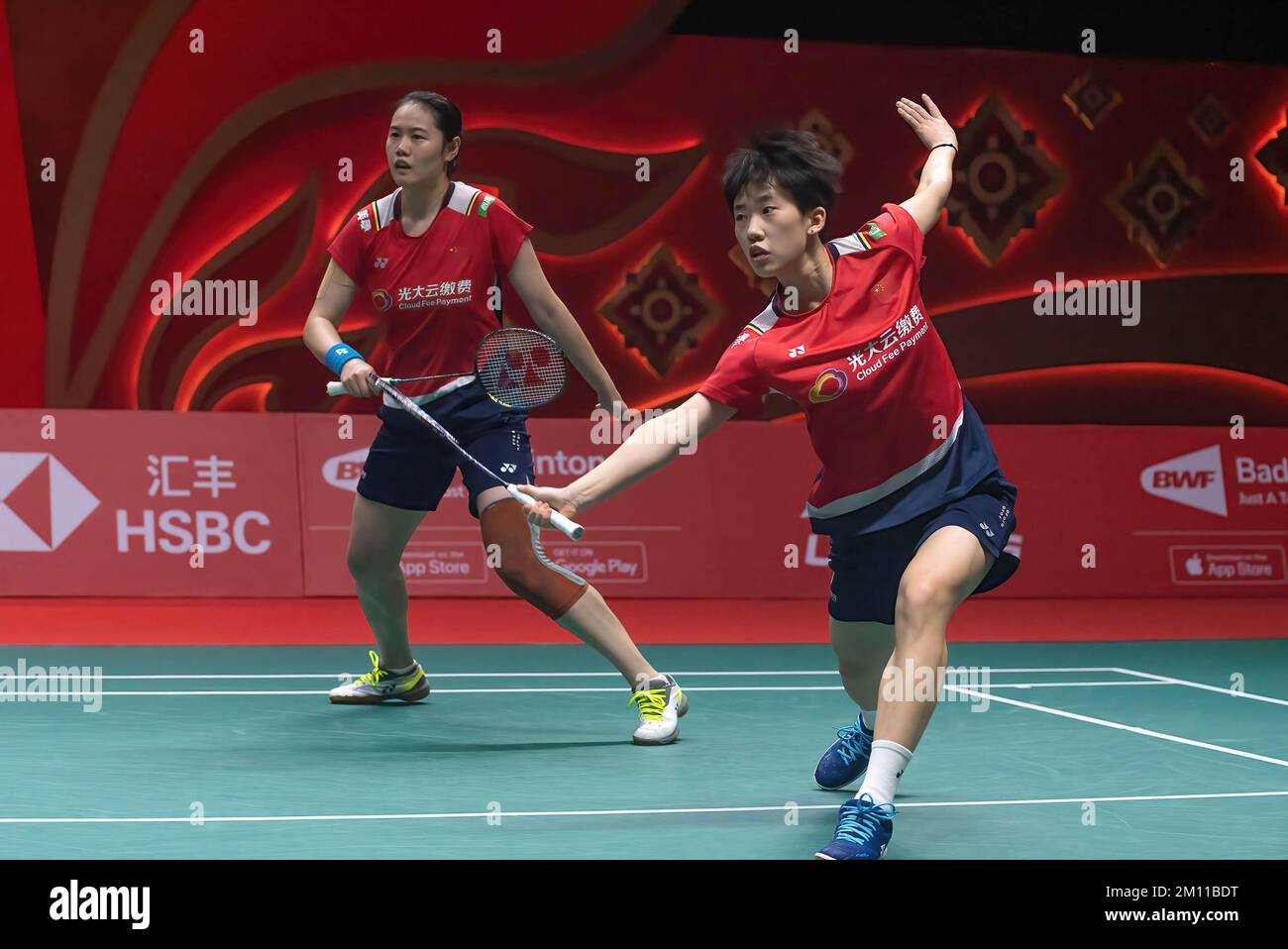 Bangkok, Thailand. 09th Dec, 2022. Zhang Shu Xian (R) and Zheng Yu (L ...