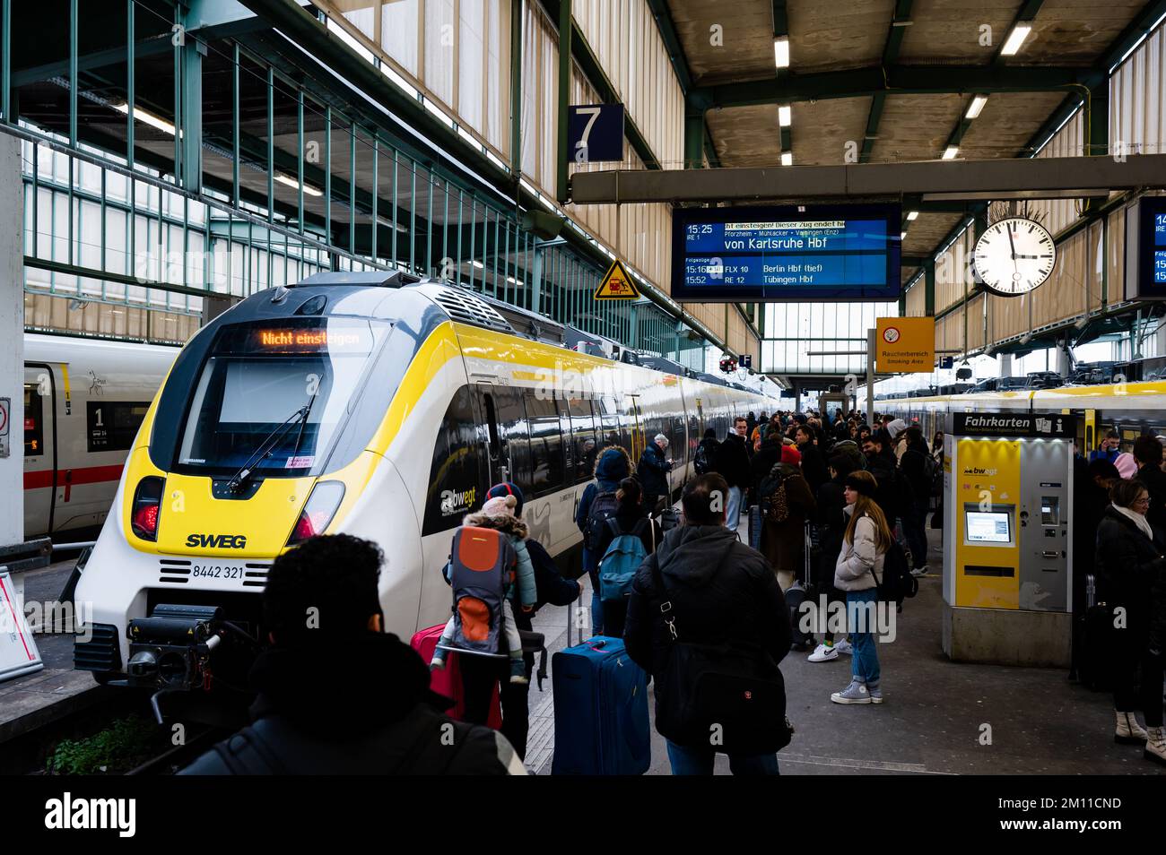 Stuttgart, Germany. 09th Dec, 2022. A SWEG train that cannot be boarded ...