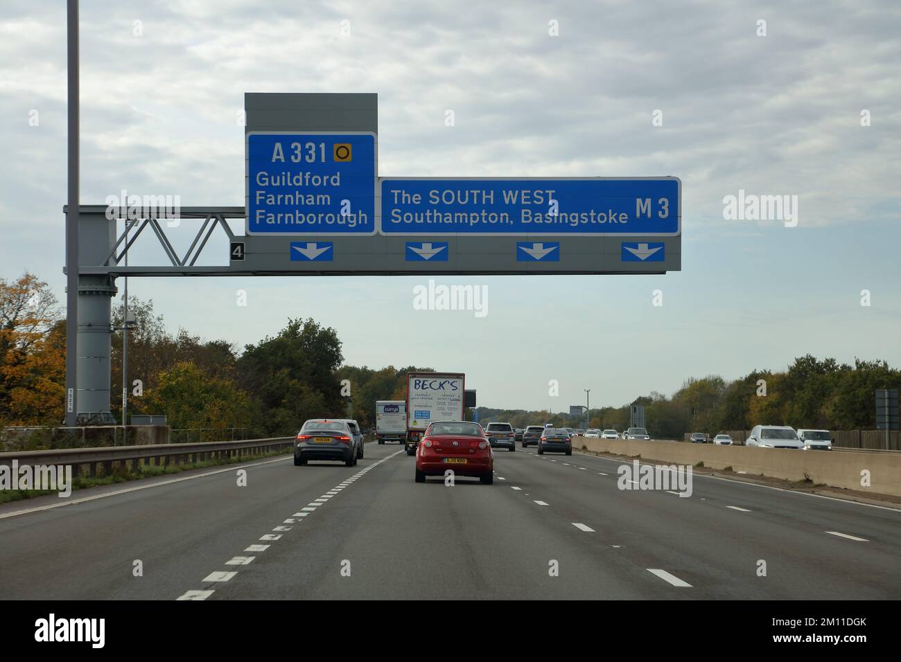 A trip down the M3 Motorway showing all the signage for coming turn ...