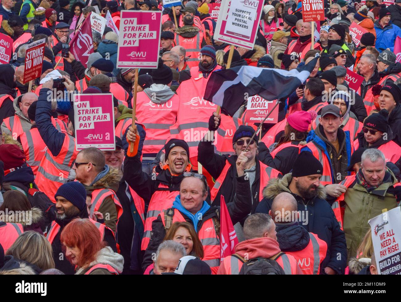 London, England, UK. 9th Dec, 2022. Thousands of postal workers staged ...