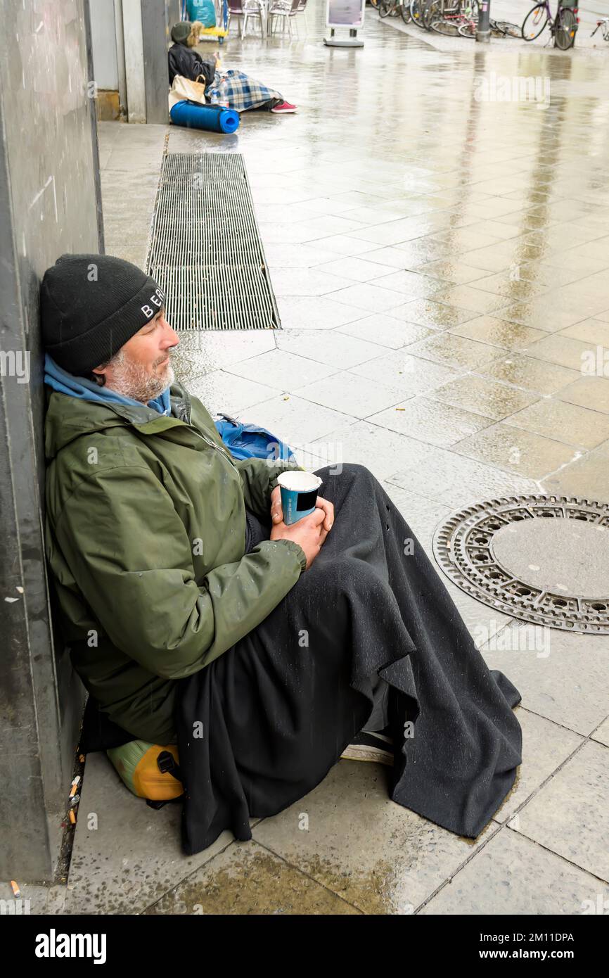Homeless tramp hi-res stock photography and images - Alamy