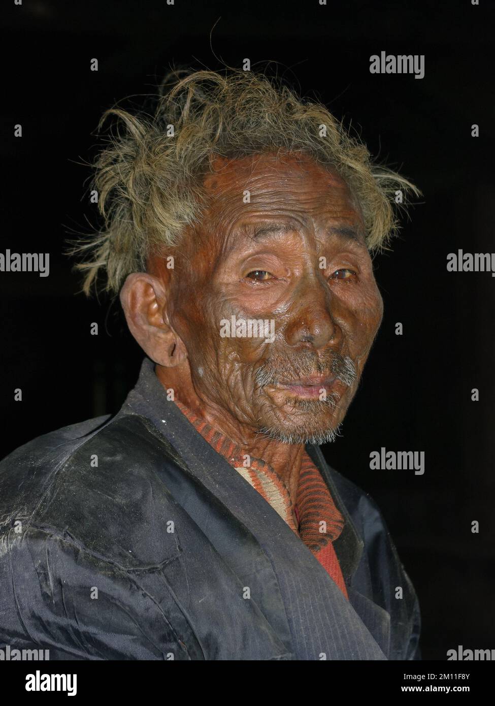 Konyak tribe hunter hi-res stock photography and images - Alamy