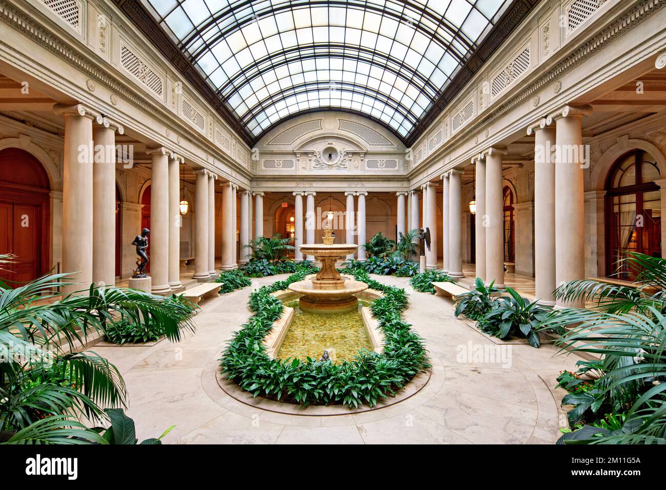 Frick collection mansion hi-res stock photography and images - Alamy