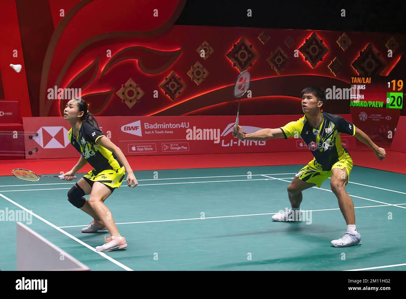 Bangkok, Thailand. 09th Dec, 2022. Supak Jomkoh (R) and Supissara ...