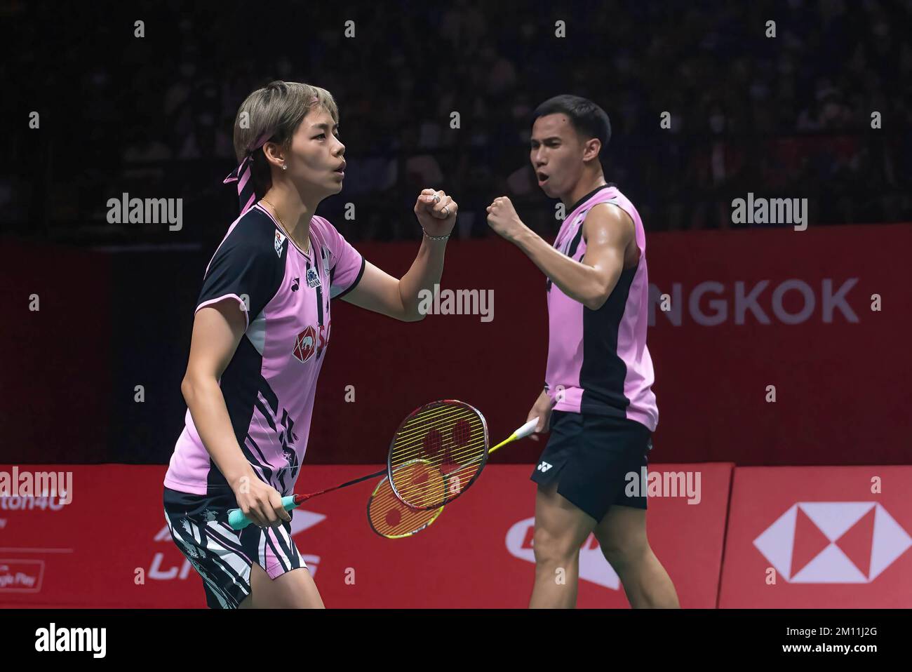 Dechapol Puavaranukroh (R) and Sapsiree Taerattanachai (L) of Thailand ...