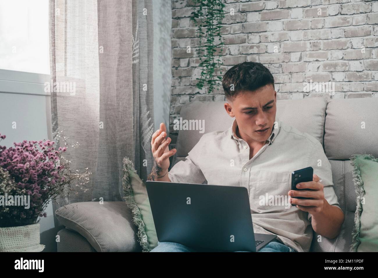 Angry man at computer hi-res stock photography and images - Alamy