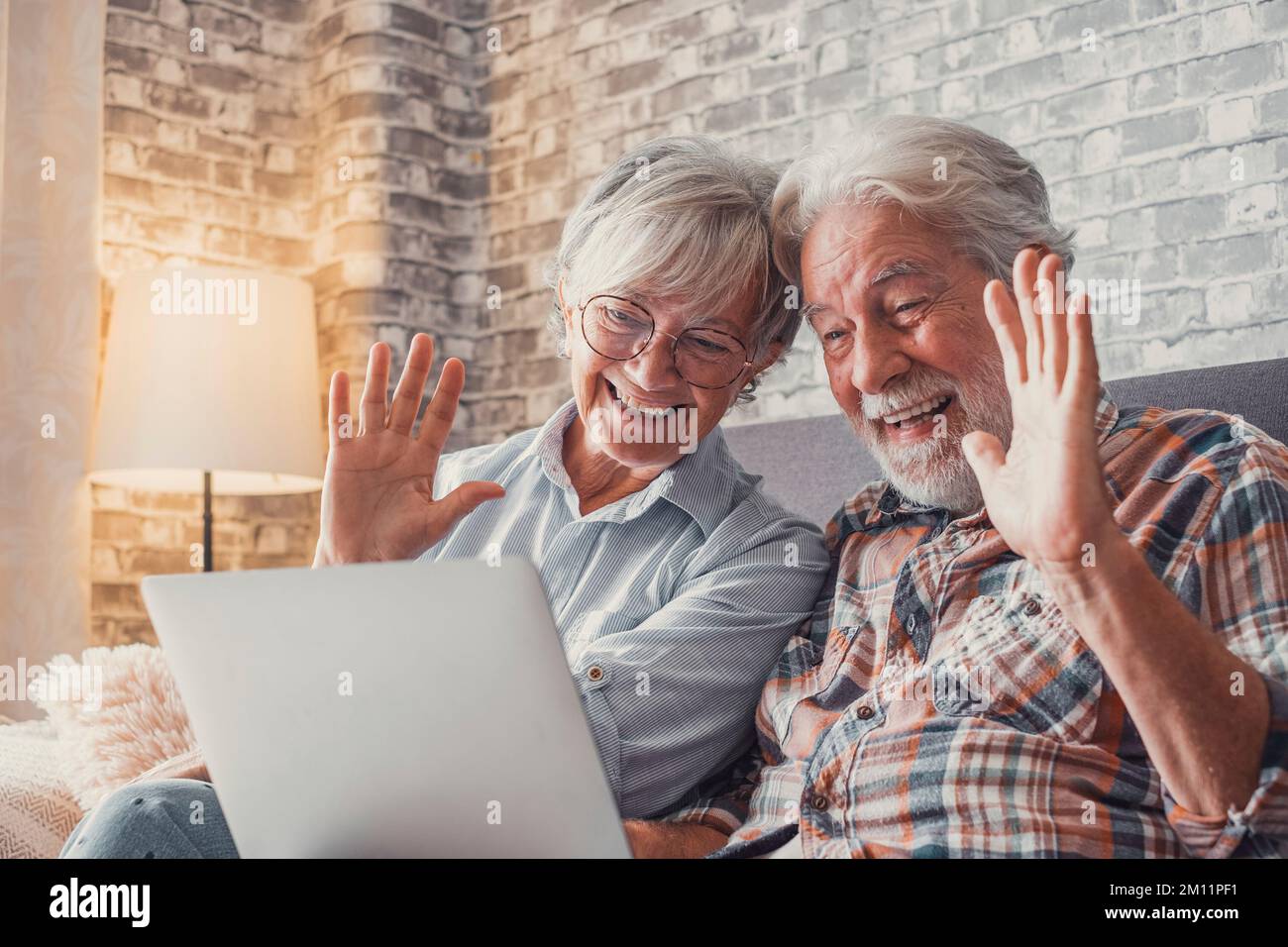 Grandparents technology hi-res stock photography and images - Alamy