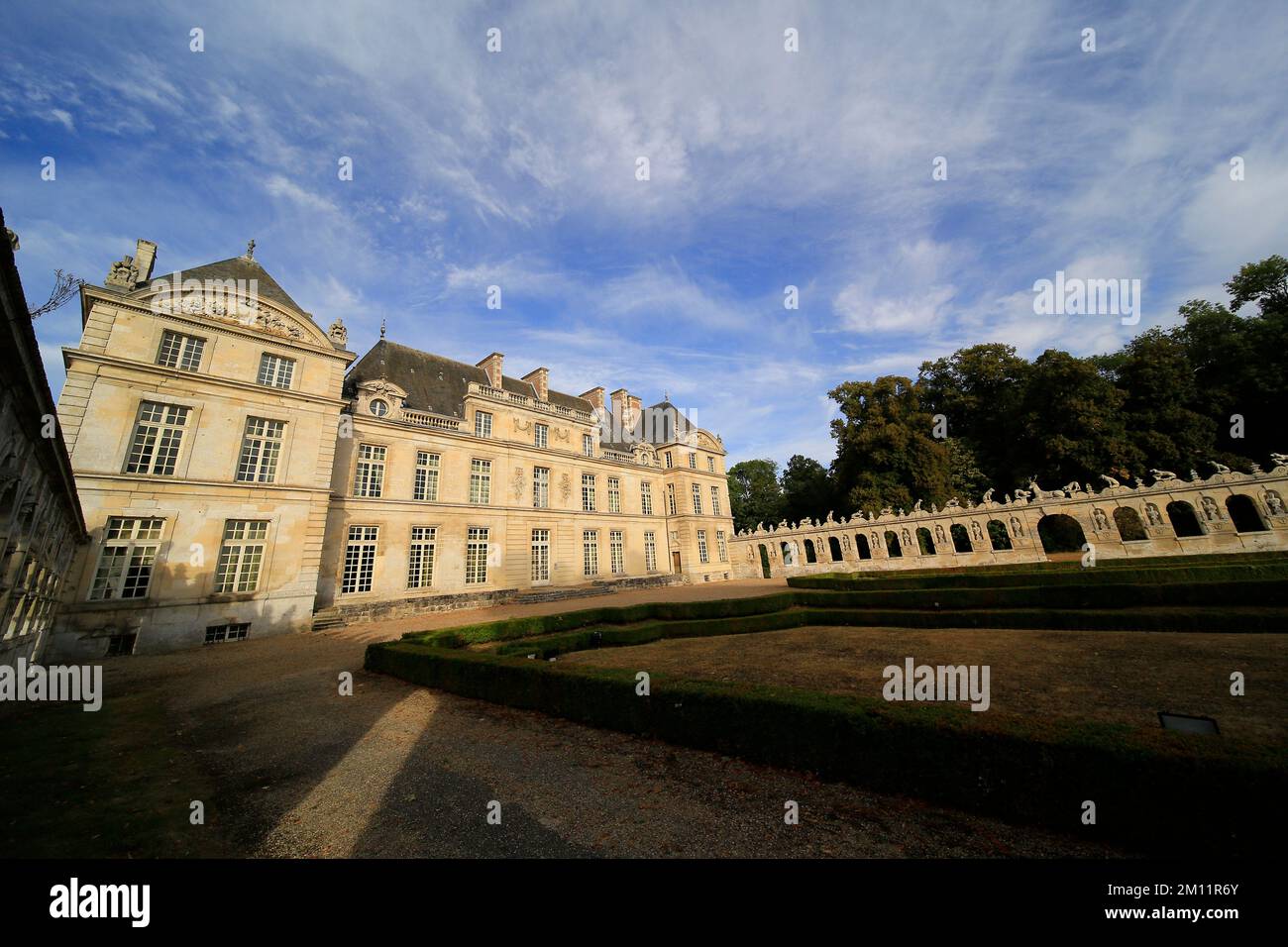 Chateau de Raray, Raray, Oise, France Stock Photo - Alamy