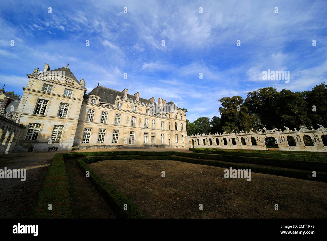 Chateau de Raray, Raray, Oise, France Stock Photo - Alamy