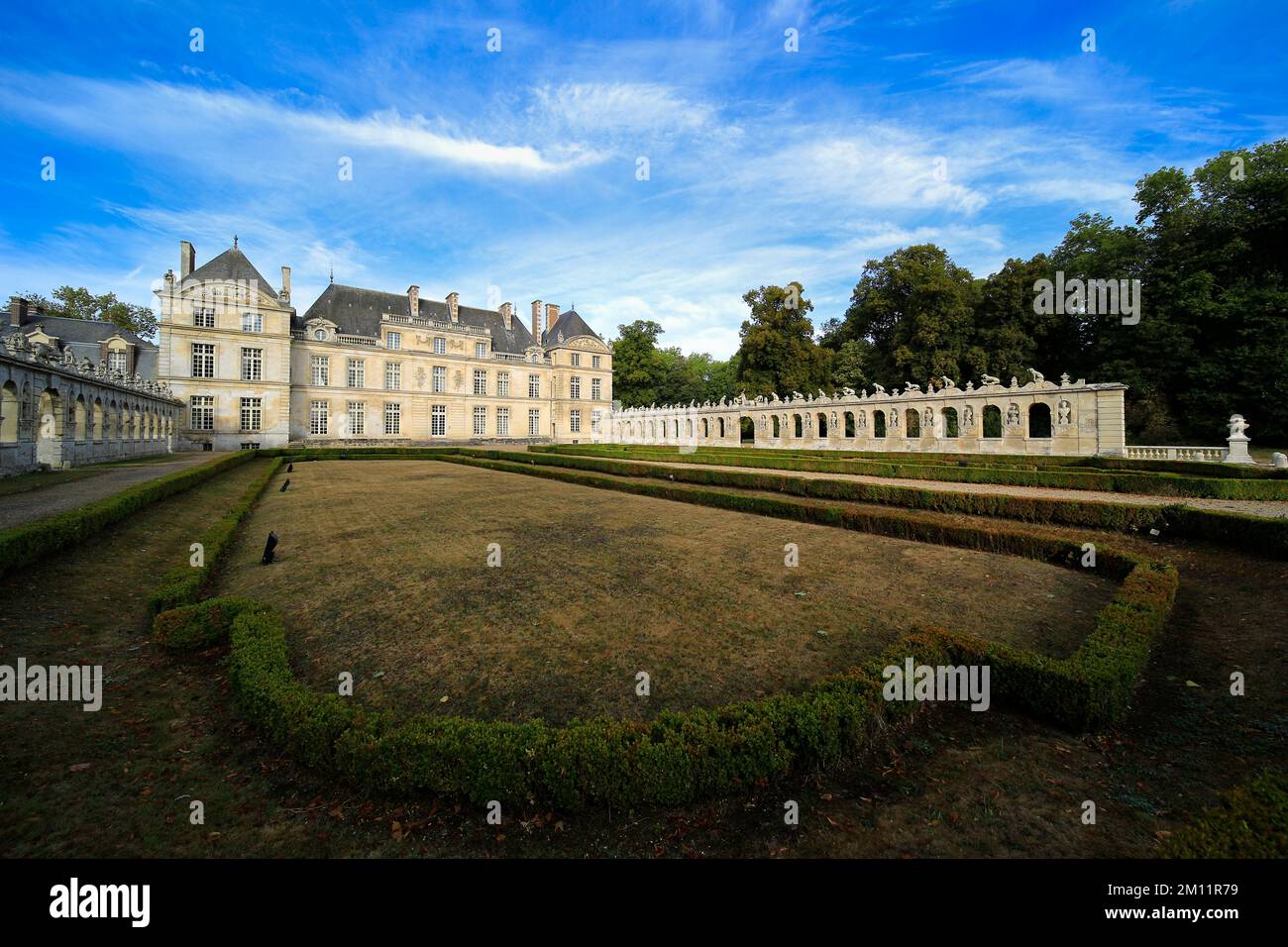 Chateau de Raray, Raray, Oise, France Stock Photo - Alamy