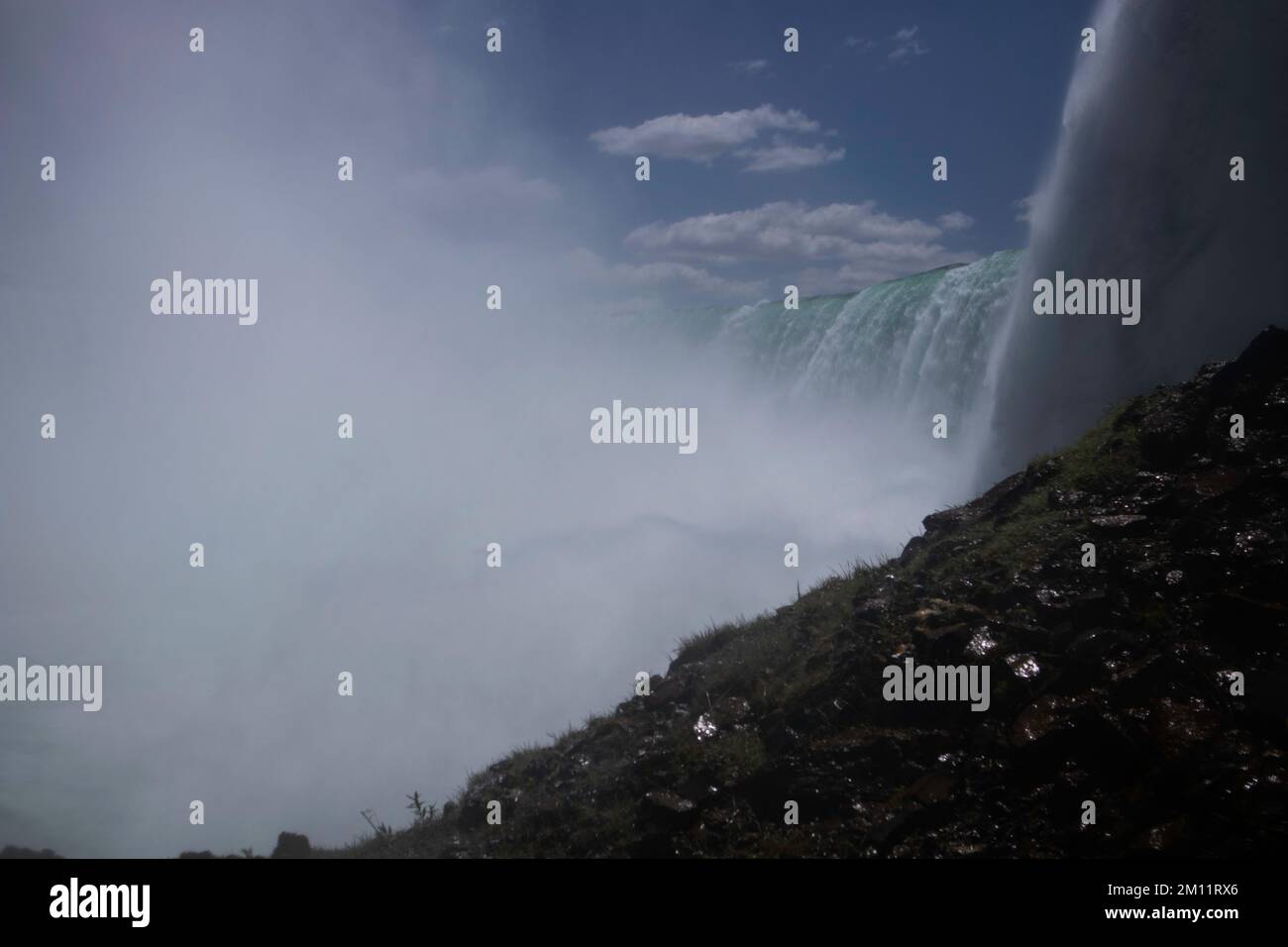 Niagara falls up close hi-res stock photography and images - Alamy