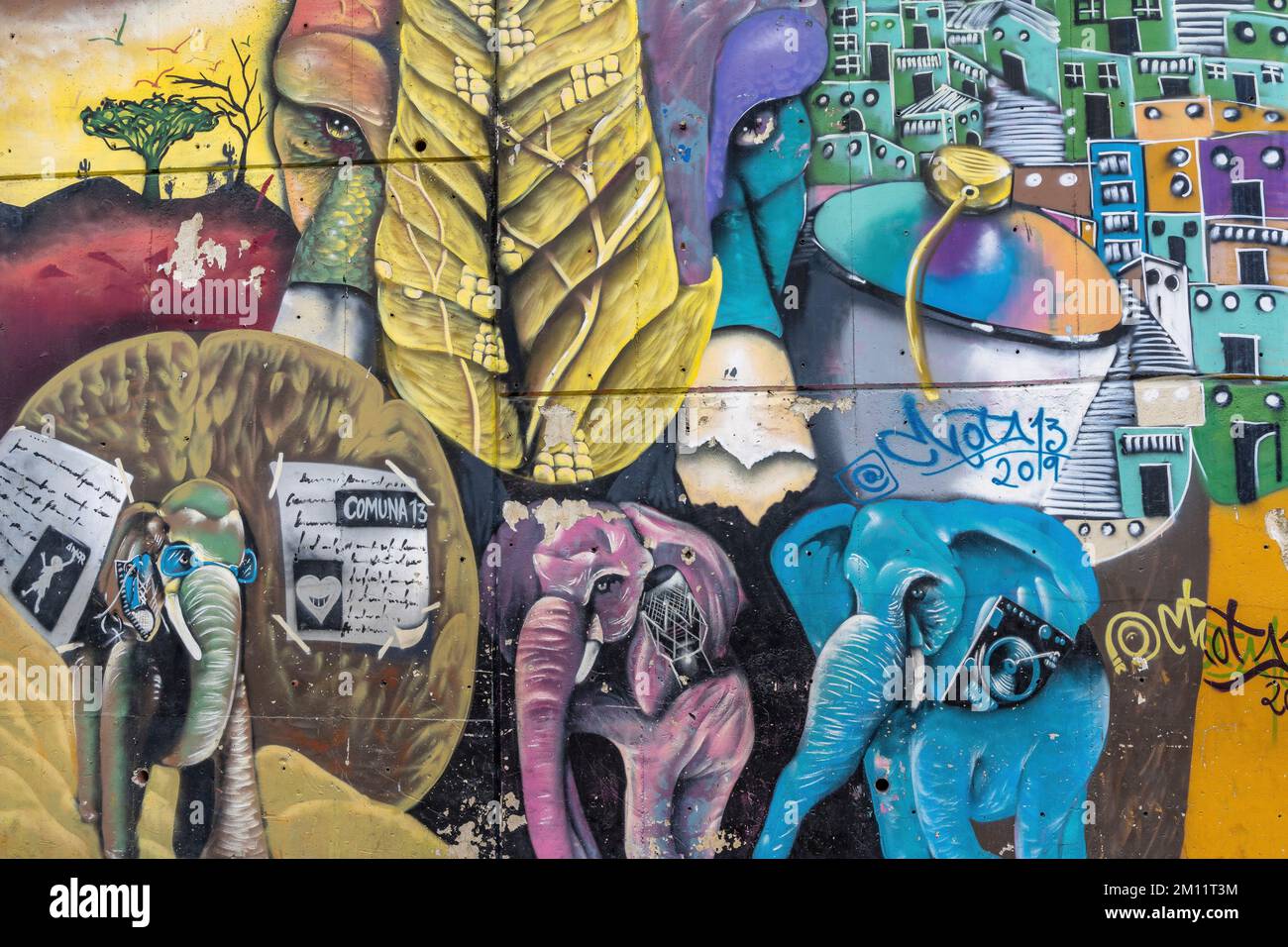 South America, Colombia, Departamento de Antioquia, Medellín, Comuna 13 ...