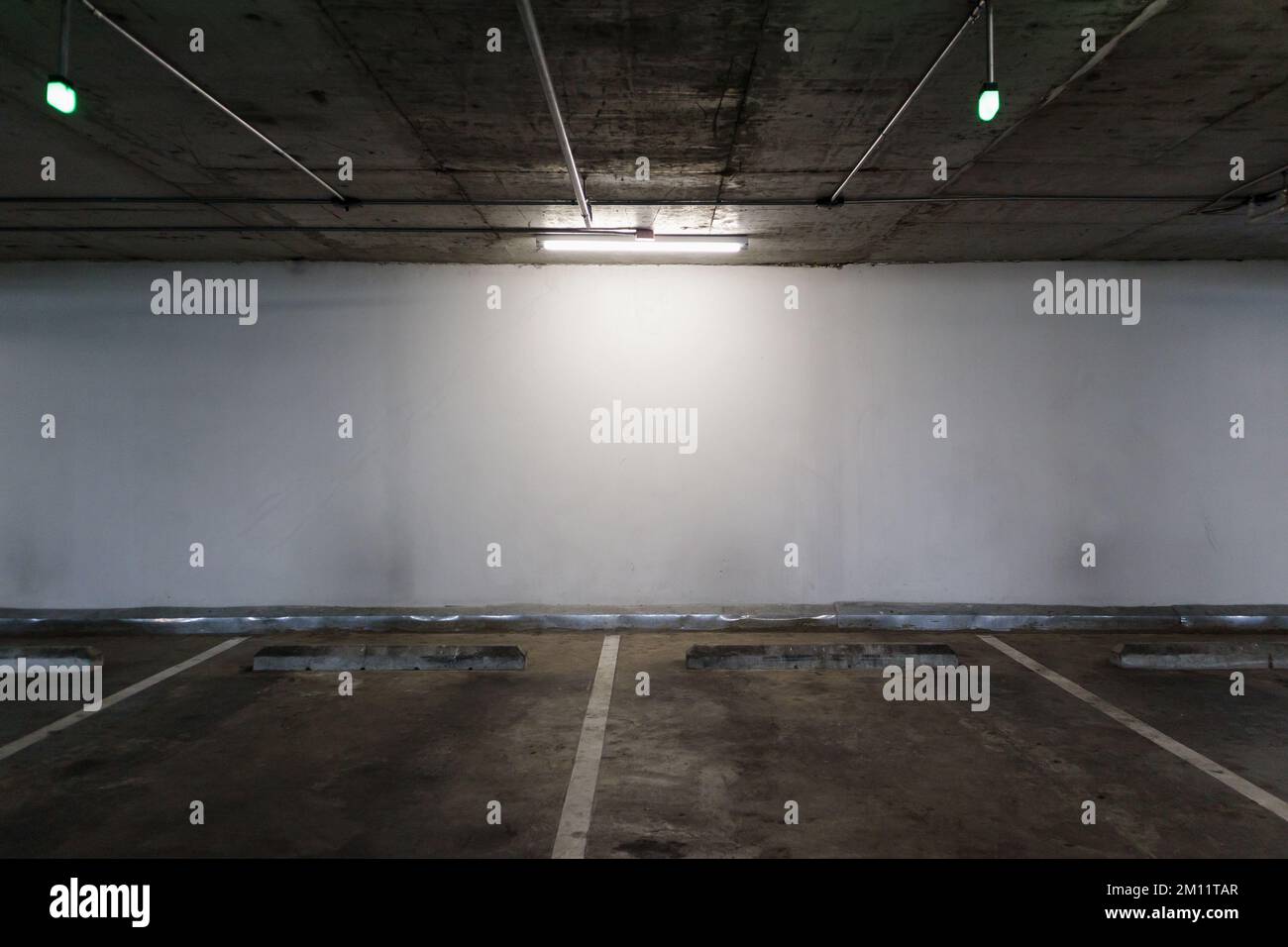 Empty parking structure at night hi-res stock photography and images ...