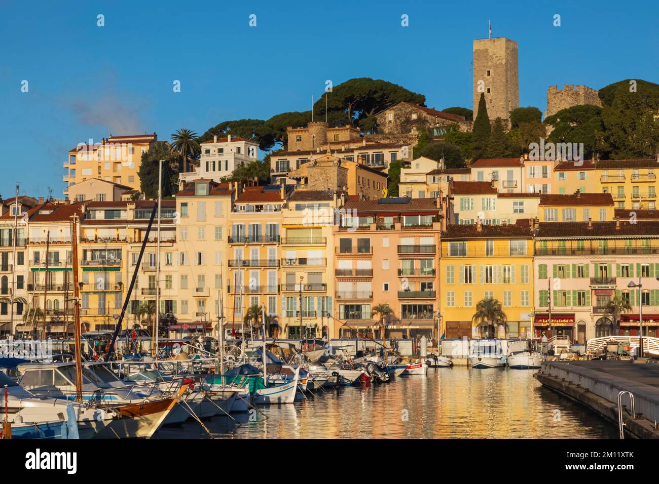 France, French Riviera, Cote d'Azur, Cannes, Le Vieux Port and Le ...